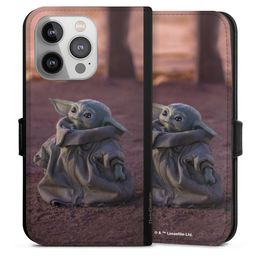 DeinDesign iPhone 14 Pro Handy Klapph&uuml;lle Handyh&uuml;lle aus Kunst Leder schwarz Flip Case The Child Star Wars Baby Yoda Sideflip mit langer Lasche