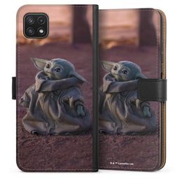 DeinDesign Galaxy A22 5G Handy Klapph&uuml;lle Handyh&uuml;lle aus Kunst Leder schwarz Flip Case Baby Yoda Star Wars The Child Sideflip mit langer Lasche
