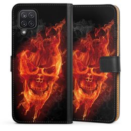 DeinDesign Galaxy A12 Handy Klapph&uuml;lle Handyh&uuml;lle aus Kunst Leder schwarz Flip Case Fire Skull Totenkopf Sideflip mit langer Lasche