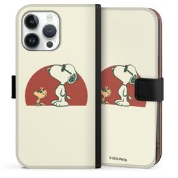DeinDesign iPhone 14 Pro Max Handy Klapph&uuml;lle Handyh&uuml;lle aus Kunst Leder schwarz Flip Case Snoopy Official Licensed Product Kindheit Sideflip mit Lasche