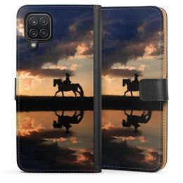 DeinDesign Galaxy A12 Handy Klapph&uuml;lle Handyh&uuml;lle aus Kunst Leder schwarz Flip Case Sunset Horse Horseback Riding Sideflip mit langer Lasche