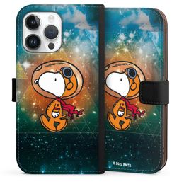 DeinDesign iPhone 14 Pro Max Handy Klapph&uuml;lle Handyh&uuml;lle aus Kunst Leder schwarz Flip Case Official Licensed Product Snoopy Astronaut Sideflip mit Lasche