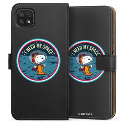 DeinDesign Galaxy A22 5G Handy Klapph&uuml;lle Handyh&uuml;lle aus Kunst Leder schwarz Flip Case Peanuts Snoopy Weltall Sideflip mit langer Lasche