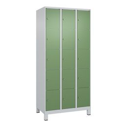 C+P Schlie&szlig;fachschrank Classic PLUS, F&uuml;&szlig;e, 3 Abteile, 1950x900x500mm, 7035/6011 Innenh&ouml;he Gefach oben (oberes 365 mm Front RAL 6011 Resedagr&uuml;n ; C + P (080010-305|S10006)
