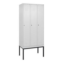 C+P Spind Classic PLUS, Gestell, 3 Abteile, 2120x900x500mm, 9016/9016 Verschluss Zylinderschloss 4 Garderobenhaken Trennwand mittig ; C + P M&ouml;belsyste (0800307-30F|S10029)