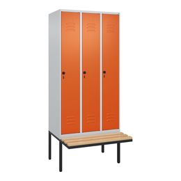 C+P Spind Classic PLUS, Bank, 3 Abteile, 2120x900x815mm, 7035/2004 Verschluss Sicherheits-Drehriegel 3 Garderobenhaken Sitzbanktyp auskragend ; C + (0800407-30|S10119)