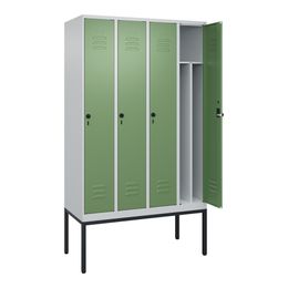 C+P Spind Classic PLUS, Gestell, 4 Abteile, 2120x1200x500mm, 7035/6011 Verschluss Sicherheits-Drehriegel 4 Garderobenhaken Trennwand mittig ; C + P M&ouml; (0800307-40F|S10006)