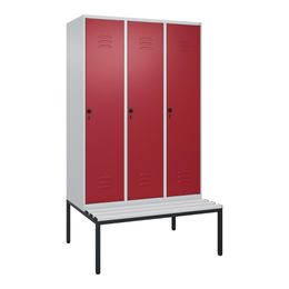 C+P Spind Classic PLUS, Bank, 3 Abteile, 2120x1200x815mm, 7035/3003 Verschluss Sicherheits-Drehriegel 4 Garderobenhaken Dekor Banklatten RAL 7035 Lic (0800507-32|S10031)