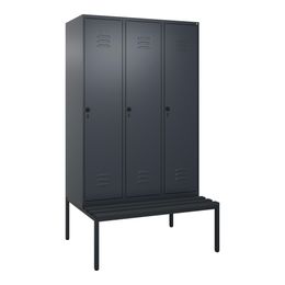 C+P Spind Classic PLUS, Bank, 3 Abteile, 2120x1200x815mm, 7016/7016 Verschluss Sicherheits-Drehriegel 4 Garderobenhaken Trennwand mittig Dekor Banklat (0800507-32F|S10042)