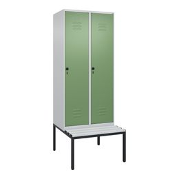 C+P Spind Classic PLUS, Bank, 2 Abteile, 2120x800x815mm, 7035/6011 Verschluss Sicherheits-Drehriegel 4 Garderobenhaken Dekor Banklatten RAL 7035 Lich (0800507-22|S10036)