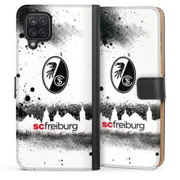 DeinDesign Galaxy A12 Handy Klapph&uuml;lle Handyh&uuml;lle aus Kunst Leder schwarz Flip Case Skyline Sc Freiburg Logo Sideflip mit langer Lasche