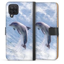 DeinDesign Galaxy A12 Handy Klapph&uuml;lle Handyh&uuml;lle aus Kunst Leder schwarz Flip Case Dolphin Wale Ocean Sideflip mit langer Lasche