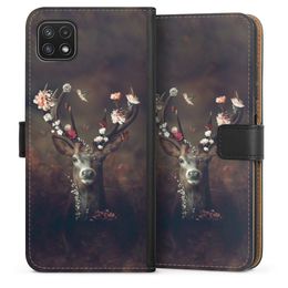 DeinDesign Galaxy A22 5G Handy Klapph&uuml;lle Handyh&uuml;lle aus Kunst Leder schwarz Flip Case Reindeer Flowers Rehe Sideflip mit langer Lasche