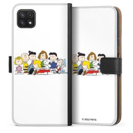 DeinDesign Galaxy A22 5G Handy Klapph&uuml;lle Handyh&uuml;lle aus Kunst Leder schwarz Flip Case Merchandise Kindheit Peanuts Sideflip mit langer Lasche
