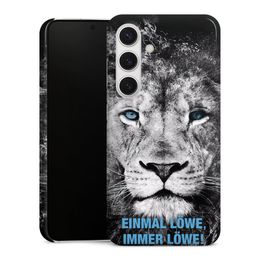 DeinDesign Galaxy S24 Handy Premium Case Smartphone Handyh&uuml;lle Schutzh&uuml;lle gl&auml;nzend Official Licensed Product Tsv 1860 M&uuml;nchen Lion Premium Case