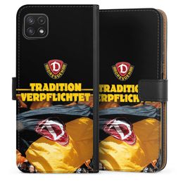 DeinDesign Galaxy A22 5G Handy Klapph&uuml;lle Handyh&uuml;lle aus Kunst Leder schwarz Flip Case Sg Dynamo Dresden Merchandise Sgd Sideflip mit langer Lasche
