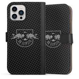 DeinDesign iPhone 13 Pro Max Handy Klapph&uuml;lle Handyh&uuml;lle aus Kunst Leder schwarz Flip Case Rb Leipzig Carbon Metallic Look Sideflip mit langer Lasche