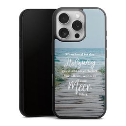 DeinDesign iPhone 16 Pro Handy Gallery Case Handyh&uuml;lle 9H Geh&auml;rtetes Glas R&uuml;ckseite H&uuml;lle Spruch Beach Statement Gallery Case