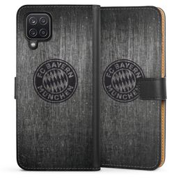 DeinDesign Galaxy A12 Handy Klapph&uuml;lle Handyh&uuml;lle aus Kunst Leder schwarz Flip Case Fc Bayern M&uuml;nchen Metallic Look Fcb Sideflip mit langer Lasche