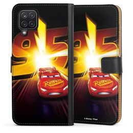 DeinDesign Galaxy A12 Handy Klapph&uuml;lle Handyh&uuml;lle aus Kunst Leder schwarz Flip Case Official Licensed Product Cars Lightning Mcqueen 95 Sideflip mit langer 