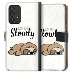 DeinDesign Galaxy A33 5G Handy Klapph&uuml;lle Handyh&uuml;lle aus Kunst Leder schwarz Flip Case Sloth Animals Lazy Sunday Sideflip mit langer Lasche