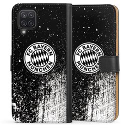 DeinDesign Galaxy A12 Handy Klapph&uuml;lle Handyh&uuml;lle aus Kunst Leder schwarz Flip Case Official Licensed Product Fcb Fc Bayern M&uuml;nchen Sideflip mit langer Lasche