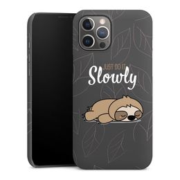 DeinDesign iPhone 12 Pro Max Handy Premium Case Smartphone Handyh&uuml;lle Schutzh&uuml;lle matt Sloth Lazy Sunday Sayings Premium Case