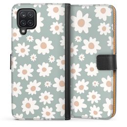 DeinDesign Galaxy A12 Handy Klapph&uuml;lle Handyh&uuml;lle aus Kunst Leder schwarz Flip Case Daisy Muster Flowers Sideflip mit langer Lasche