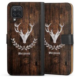 DeinDesign Galaxy A12 Handy Klapph&uuml;lle Handyh&uuml;lle aus Kunst Leder schwarz Flip Case Wooden Look Deer Wood Sideflip mit langer Lasche