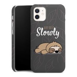 DeinDesign iPhone 12 mini Handy Premium Case Smartphone Handyh&uuml;lle Schutzh&uuml;lle matt Sloth Lazy Sunday Sayings Premium Case