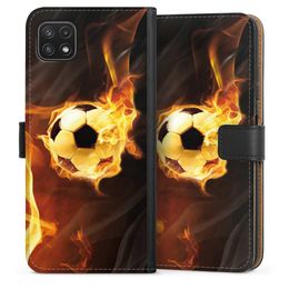DeinDesign Galaxy A22 5G Handy Klapph&uuml;lle Handyh&uuml;lle aus Kunst Leder schwarz Flip Case Ball Fire Soccer Sideflip mit langer Lasche