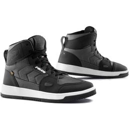 Falco Harlem, Schuhe
