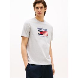 Tommy Hilfiger T-Shirt »AMERICANA MONOTYPE FLAG BOX TEE« Mit markanter Stickerei Light Grey Heather XL XL Rundhalsshirt von Tommy Hilfiger