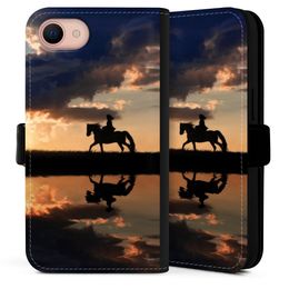DeinDesign iPhone 16e Handy Klapph&uuml;lle Handyh&uuml;lle aus Kunst Leder schwarz Flip Case Sunset Horseback Riding Horse Sideflip mit Lasche