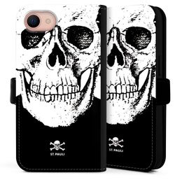 DeinDesign iPhone 16e Handy Klapph&uuml;lle Handyh&uuml;lle aus Kunst Leder schwarz Flip Case Totenkopf Fc St. Pauli Official Licensed Product Sideflip mit Lasche