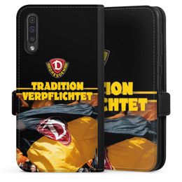 DeinDesign Galaxy A50 Handy Klapph&uuml;lle Handyh&uuml;lle aus Kunst Leder schwarz Flip Case Sgd Sg Dynamo Dresden Merchandise Sideflip mit Lasche