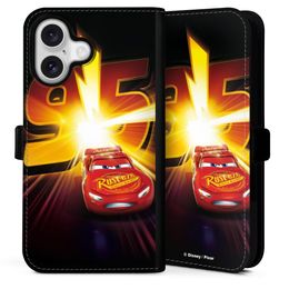 DeinDesign iPhone 16 Handy Klapph&uuml;lle Handyh&uuml;lle aus Kunst Leder schwarz Flip Case Official Licensed Product Cars Lightning Mcqueen 95 Sideflip mit Lasche
