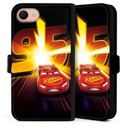DeinDesign iPhone 16e Handy Klapph&uuml;lle Handyh&uuml;lle aus Kunst Leder schwarz Flip Case Official Licensed Product Cars Lightning Mcqueen 95 Sideflip mit Lasche