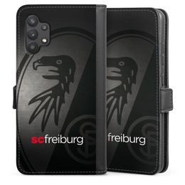 DeinDesign Galaxy A32 4G Handy Klapph&uuml;lle Handyh&uuml;lle aus Kunst Leder schwarz Flip Case Official Licensed Product Sc Freiburg Metallic Look Sideflip mit Lasche