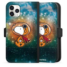 DeinDesign iPhone 11 Pro Handy Klapph&uuml;lle Handyh&uuml;lle aus Kunst Leder schwarz Flip Case Official Licensed Product Snoopy Astronaut Sideflip mit Lasche