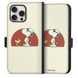 DeinDesign iPhone 15 Pro Max Handy Klapph&uuml;lle Handyh&uuml;lle aus Kunst Leder schwarz Flip Case Snoopy Official Licensed Product Kindheit Sideflip mit Lasche