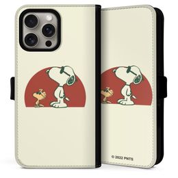 DeinDesign iPhone 16 Pro Handy Klapph&uuml;lle Handyh&uuml;lle aus Kunst Leder schwarz Flip Case Snoopy Official Licensed Product Kindheit Sideflip mit Lasche