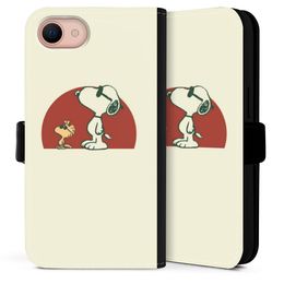 DeinDesign iPhone 16e Handy Klapph&uuml;lle Handyh&uuml;lle aus Kunst Leder schwarz Flip Case Snoopy Official Licensed Product Kindheit Sideflip mit Lasche