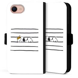 DeinDesign iPhone 16e Handy Klapph&uuml;lle Handyh&uuml;lle aus Kunst Leder schwarz Flip Case Snoopy Dog Peanuts Sideflip mit Lasche