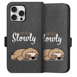 DeinDesign iPhone 15 Pro Max Handy Klapph&uuml;lle Handyh&uuml;lle aus Kunst Leder schwarz Flip Case Sloth Lazy Sunday Sayings Sideflip mit Lasche
