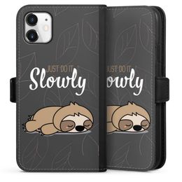 DeinDesign iPhone 11 Handy Klapph&uuml;lle Handyh&uuml;lle aus Kunst Leder schwarz Flip Case Sloth Lazy Sunday Sayings Sideflip mit Lasche