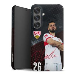 DeinDesign Galaxy S25 Handy Premium Case Smartphone Handyh&uuml;lle Schutzh&uuml;lle gl&auml;nzend Official Licensed Product Deniz Undav Vfb Stuttgart Premium Case