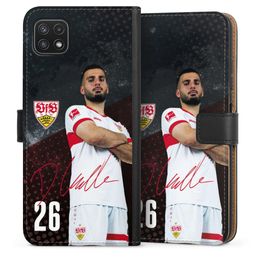 DeinDesign Galaxy A22 5G Handy Klapph&uuml;lle Handyh&uuml;lle aus Kunst Leder schwarz Flip Case Official Licensed Product Deniz Undav Vfb Stuttgart Sideflip mit langer 