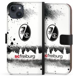DeinDesign iPhone 14 Plus Handy Klapph&uuml;lle Handyh&uuml;lle aus Kunst Leder schwarz Flip Case Skyline Sc Freiburg Logo Sideflip mit langer Lasche