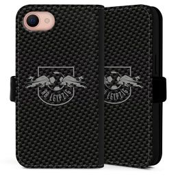 DeinDesign iPhone 16e Handy Klapph&uuml;lle Handyh&uuml;lle aus Kunst Leder schwarz Flip Case Rb Leipzig Carbon Metallic Look Sideflip mit Lasche